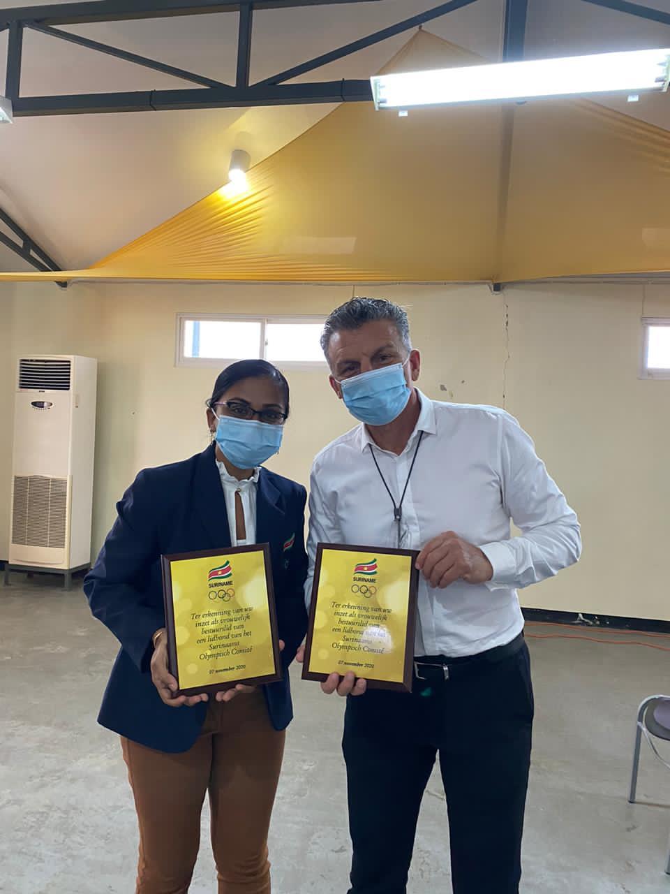 SBA ontvangt plakaten Vrouwen in Sportbondsbestuur – Surinaamse ...